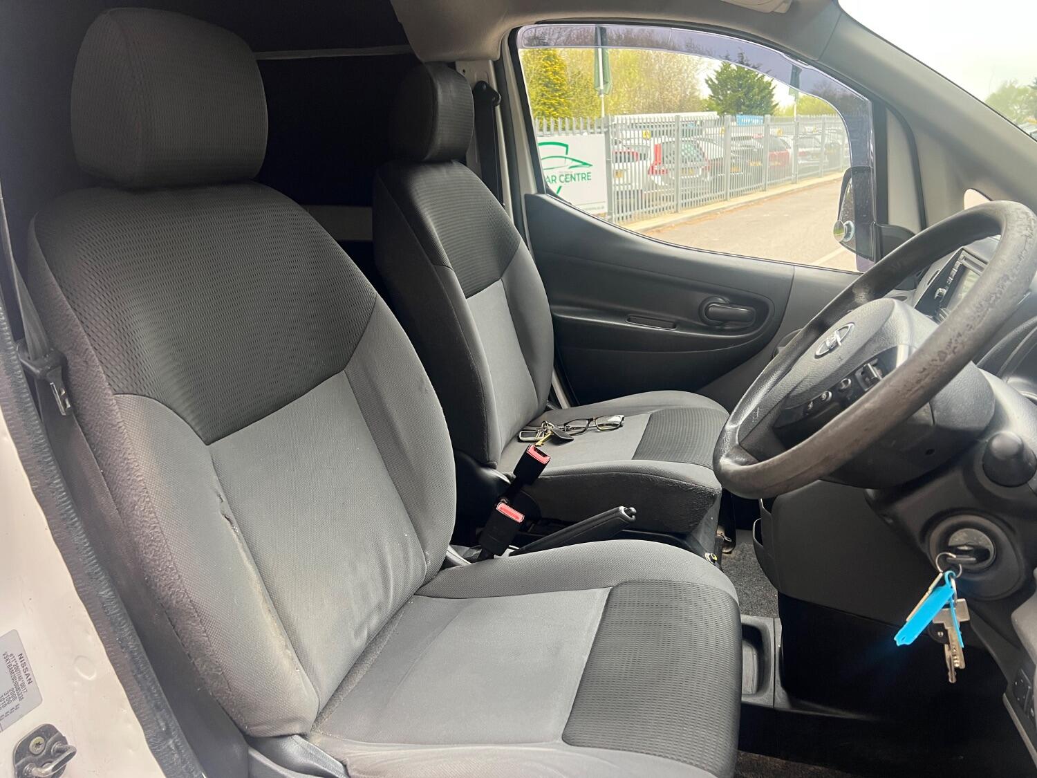 Used NISSAN NV200 in Barrack Road West Parley Bh22 8ub, Dorset | Car ...