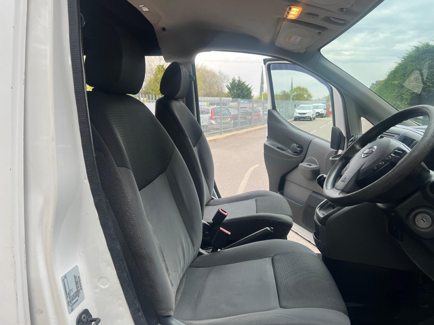 Used NISSAN NV200 in Barrack Road West Parley Bh22 8ub, Dorset | Car ...