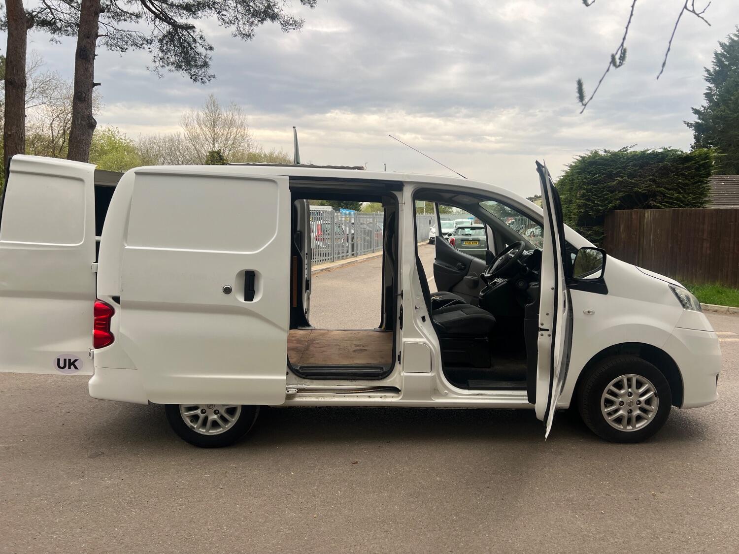 Used NISSAN NV200 in Barrack Road West Parley Bh22 8ub, Dorset | Car ...